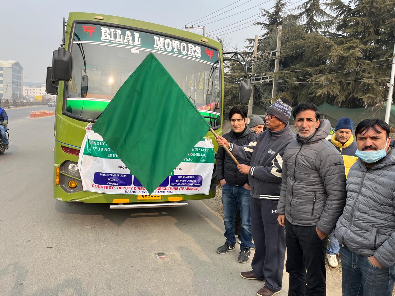 Dir Agriculture Kashmir flags-off group of progressive farmers for 5 ...